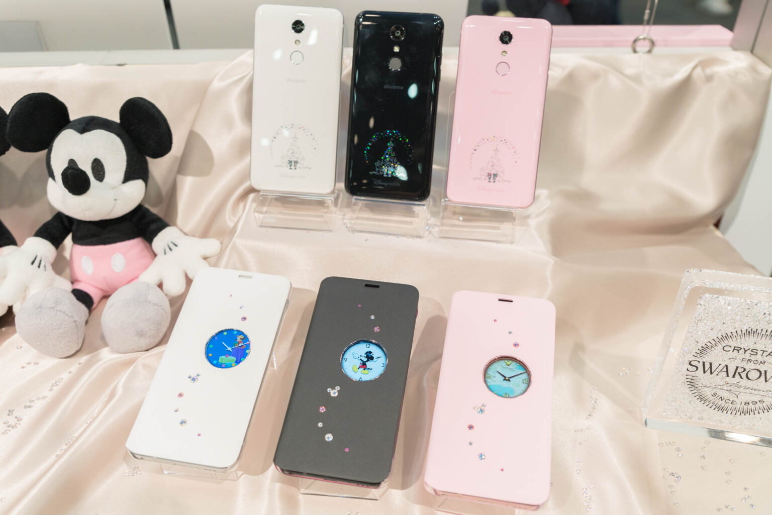 NTTドコモ、Disney Mobile on docomo DM-01Kを2月28日に発売。1月中の予約で2月9日に購入できる先行販売も実施 ...