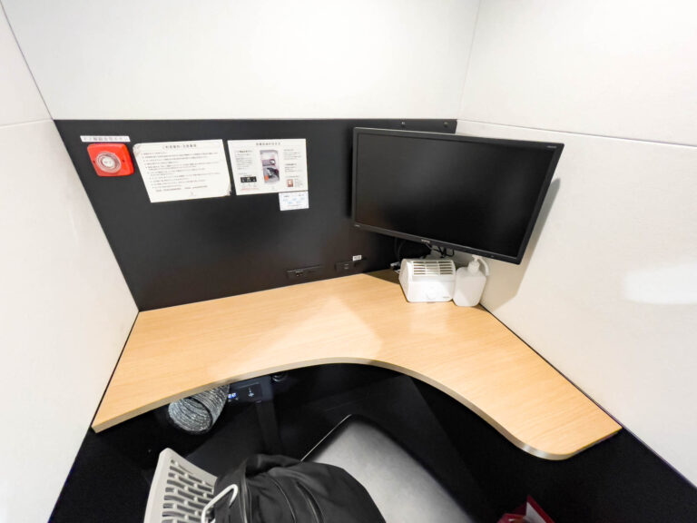 駅ナカでテレワーク JR東日本の「STATION BOOTH」を使ってみた | クロポンモビ